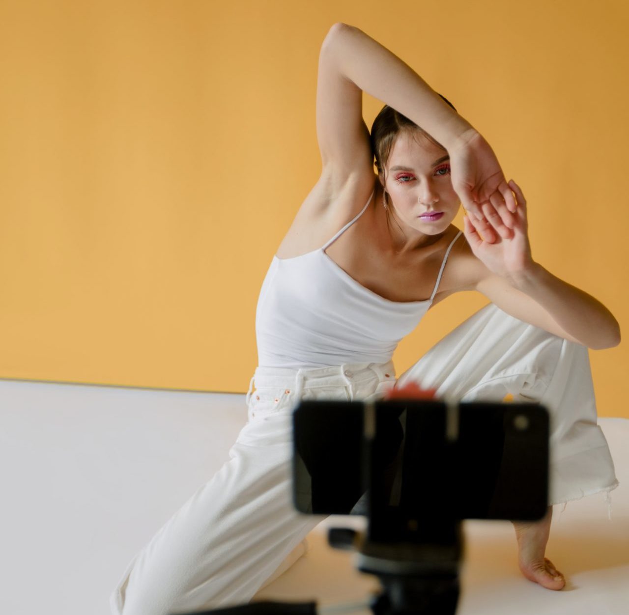 Behind the Scenes: Models and Memorable Campaigns - bmodel