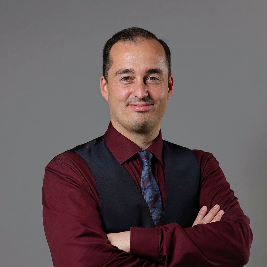 Alexander Gereg - bmodel